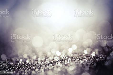 휴일 조명 크리스마스 배경 추상화 하 고 공간별을 깜박 하 고 떨어지는 눈송이와 마법의 Bokeh 반짝이 복사 2017년에 대한