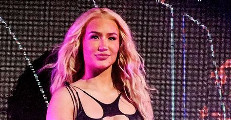 Iggy Azalea Shows Off Curves In New Instagram Post