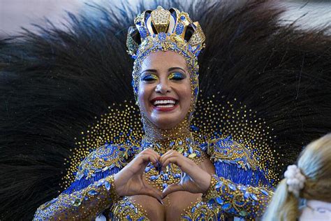 Bilder vom heißesten Fasching der Welt Karneval in Rio zu nackt für