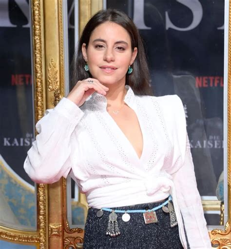 Almila Bagriacik Biography Height And Life Story Super Stars Bio