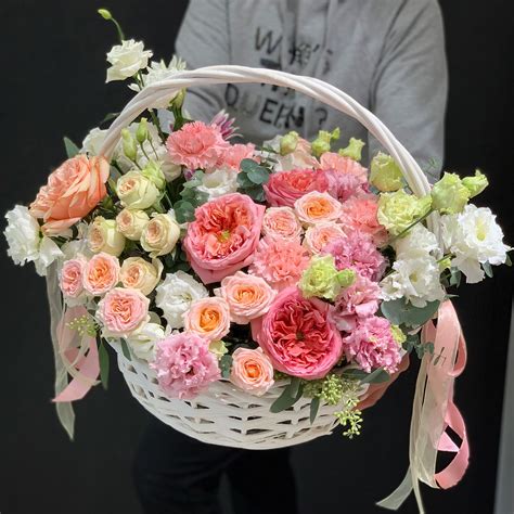 Пионовидные РОЗЫ кустовые розы и другие цветы в корзине Floral Love Flowers Flower Fashion