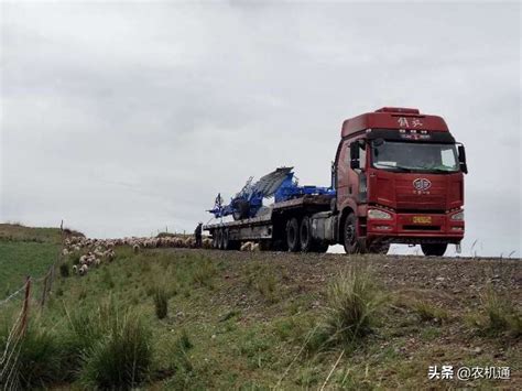 龙丰开拓者1lyft 750半悬液压翻转调幅犁交付青海贵南草业公司 液压汇