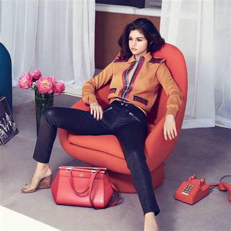 Selena Gomez Spreads Her Legs Scrolller