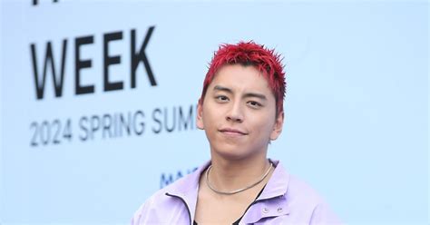 살인미수 혐의 왕대륙 보석금 2억 내고 석방…웃으며 귀가