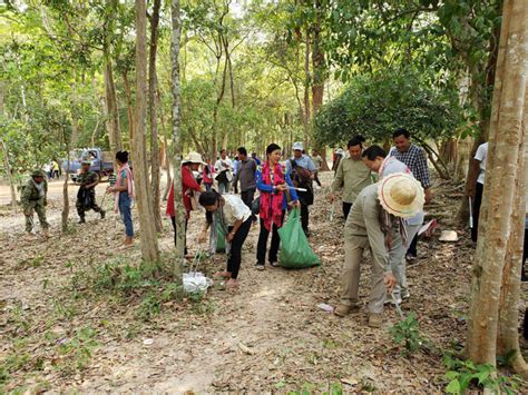 ឯកឧត្តម សុខ លូ អញ្ជើញចូលរួមជាមួយមន្រ្តីរាជការ សិស្ស យុវជនស្ម័គ្រចិត្តកាកបាទក្រហម និងប្រជាពលរដ្ឋ