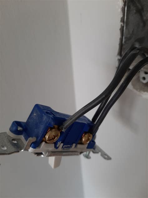 Electrical Replacing A Single Pole Switch That Has An Extra Backstab Cable With A Dimmer