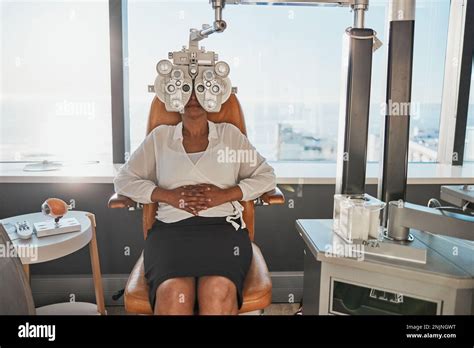 Test De Vision Examen Oculaire Et Femme En Optom Trie Clinique Pour
