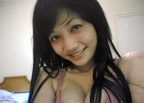 Di Kamar Kost ABG Ayam Kampus Pamer Toket Gede Aduhai Menggairahkan ~ Warkop Hot