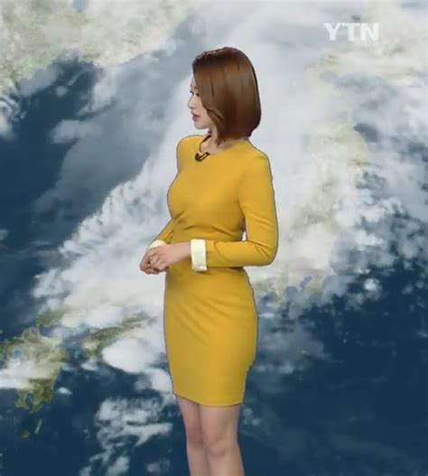 연예패션 Ytn 차윤희 기상캐스터 황토색 밀착원피스 미니스커트 러블리의상 단발머리 가을화장 독특한원피스