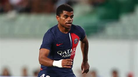 Mercato Psg De Nombreux Courtisans Pour Noha Lemina