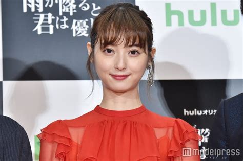 “セックス依存症の妻”役・佐々木希、ベッドシーンでの大胆行動を暴露される＜雨が降ると君は優しい＞ モデルプレス