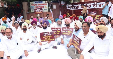 Congress Joins Farmers Protest Against Aap Govt In Punjab
