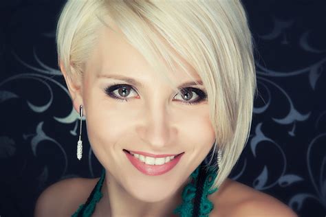 Hyaluronic Acid Blesses You With Skin Boosting Benefits