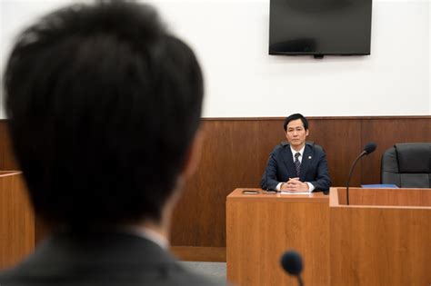 裁判所書記官｜ なり方・資格・仕事内容・年収など ｜ 未来の職業研究 ｜ 東進の職業情報サイト