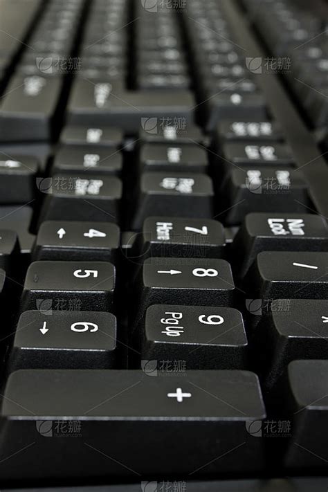 黑色的电脑键盘