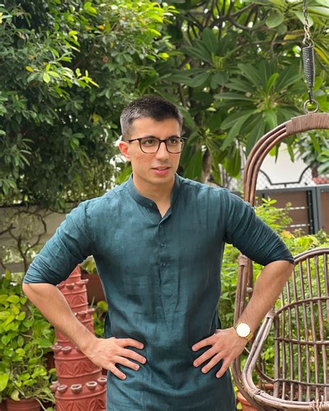 Aatman Desai 🌊 August Went By Like A Tracer Bullet 🎙️ Instagram