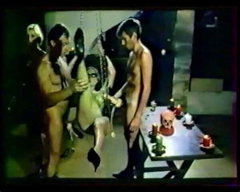 Classic 1984 Orgies En Cuir Noir 01 Group Sex Porn Xhamster