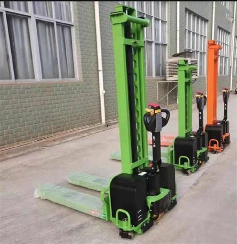 1 톤 리튬 배터리 세미 전기 및 완전 전기 휴대용 지게차 자체 적재 스태커 내구성 모터 및 베어링