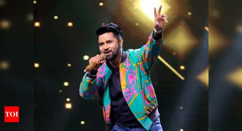 Super Singer Season 4 Winner Contestant Shubhadeep Das Chowdhury Bags The Trophy Times Of India