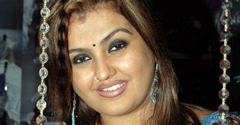 Sona Aunty South Indian Actress Sexy Photos Wallpapers Gallery