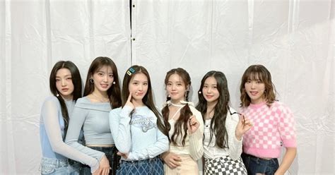 우린 스케이트보드 위로인도네시아서 위클리 애프터스쿨 한국어 떼창