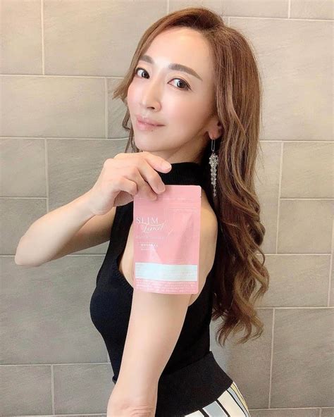 Akiさんのインスタグラム写真 Akiinstagram「トレーニングの効率を上げるために、 実はサプリにも頼ってます♡ 今、飲んでる