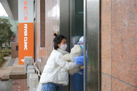 河南省儿童医院3名新冠肺炎患儿出院 最小6个月大 大河网