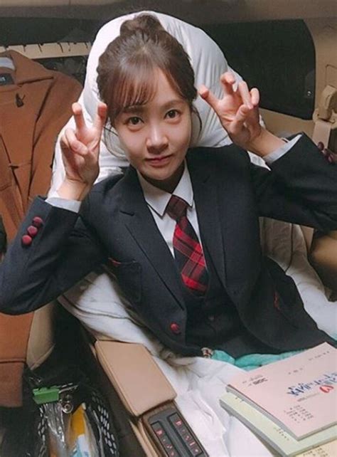 ‘전생에 웬수들 최윤영 교복입고 귀여운 표정 지으며 교복만 입어도 설레는 나이” 이예지 기자 톱스타뉴스