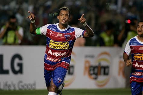 Nova Profissão De Marcelinho Paraíba Longe Do Futebol é Surpreendente
