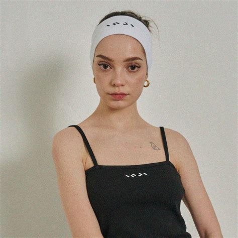 인지액티브 로고 헤드밴드 화이트 감도 깊은 취향 셀렉트샵 29cm