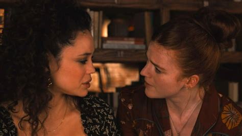 The Time Travelers Wife Star On That Surprising Clare And Charisse Moment
