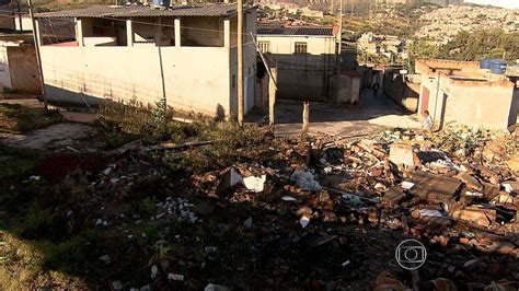 Vídeo Moradores De Bh Reclamam De Sujeira Em Terreno Mg1 G1