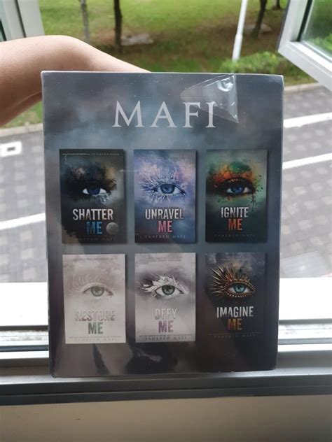 Shatter Me Box Set Hobbies And Toys Books And Magazines Fiction And Non