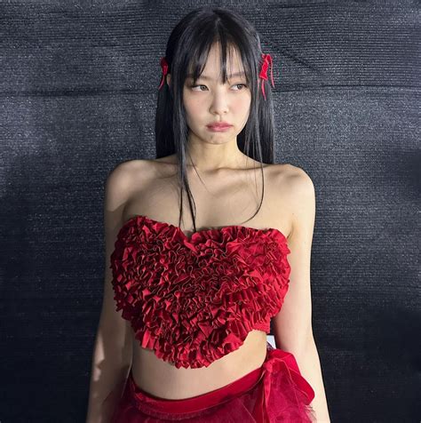 Jennie Kim Outfit 01 28 2023 CelebMafia