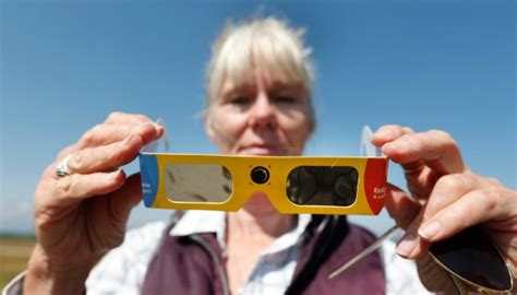 Diy Solar Eclipse Glasses Step By Step How To Make Your Own