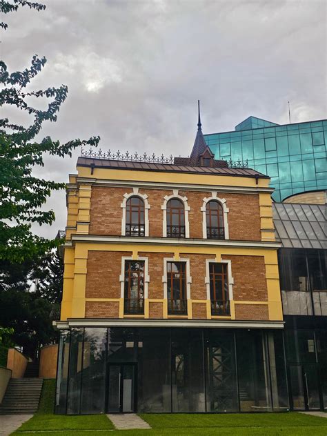 თბილისური ️ ისტორიული შენობის ახალი სიცოცხლე იალბუზის 18 თბილისში იალბუზის 18 ში ერთი