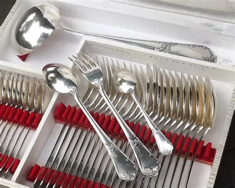Orfevrerie Sbf Menagere Style Louis Xv 37 Pieces En Metal Argente Vers