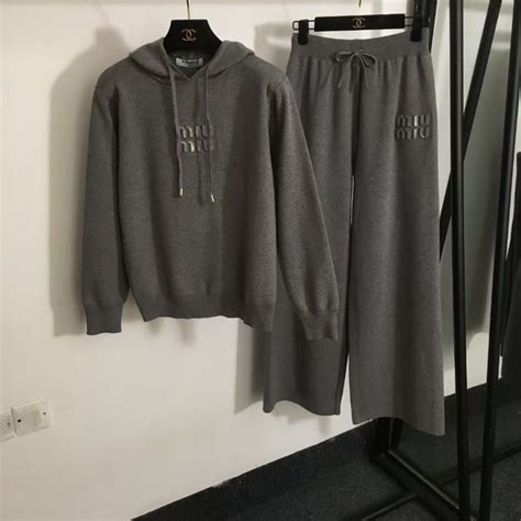 Комплект одежды Miu Miu купить на Ozon по низкой цене 1766258510