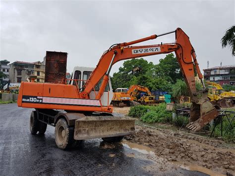 Daewoo Wheel Excavator Model Solar 130w Iii Year 1996