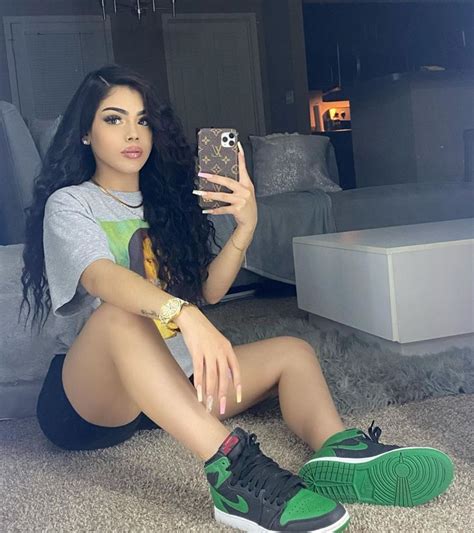 Pin By Crybaby On Tq Stacey Chic Outfits Stacey Outfits