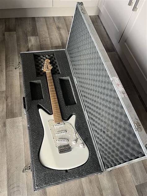 Music Man Albert Lee Flightcase Reverb
