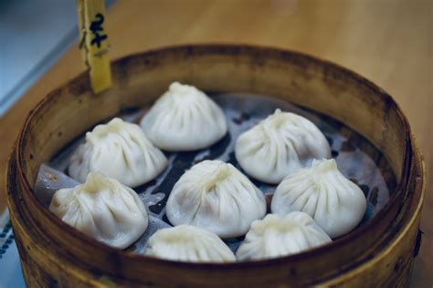 有关一般開銷 不露面 亞洲食品 俯視圖 傳統 养分 匿名 可以吃的 可信的 可口 國家的 女人 女性 小籠包 廚師