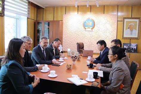 Бүгд Найрамдах Чех Улсаас Монгол Улсад суугаа Элчин сайд Ян Вытопил БНЧУ ын Үндэсний музейн