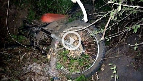 Motociclista perdió la vida al impactar contra un poste