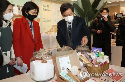 스페이스 살림 둘러보는 서정협 서울시장 권한대행 연합뉴스