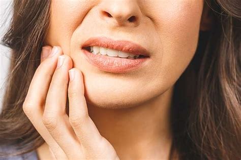7 Hábitos Que Prejudicam A Sua Saúde Bucal Para Eliminar De Vez