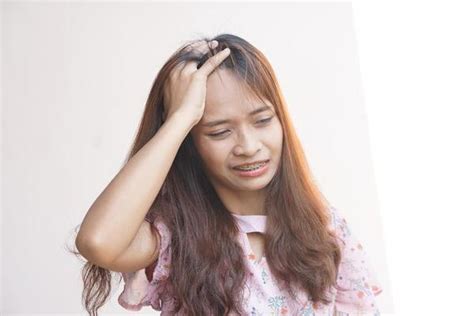 Itchy Scalp Stock Photos Images And Backgrounds For Free Download