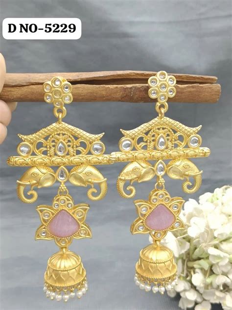 golden earrings sku 5229 d3 at rs 625 00 सोने की बालियां r chie