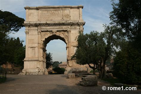Arc De Titus Du Forum De Rome