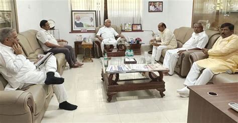కర్నాటకలో ఆపరేషన్ కమలంయడ్యూరప్ప ఇంట్లో కీలక భేటీ